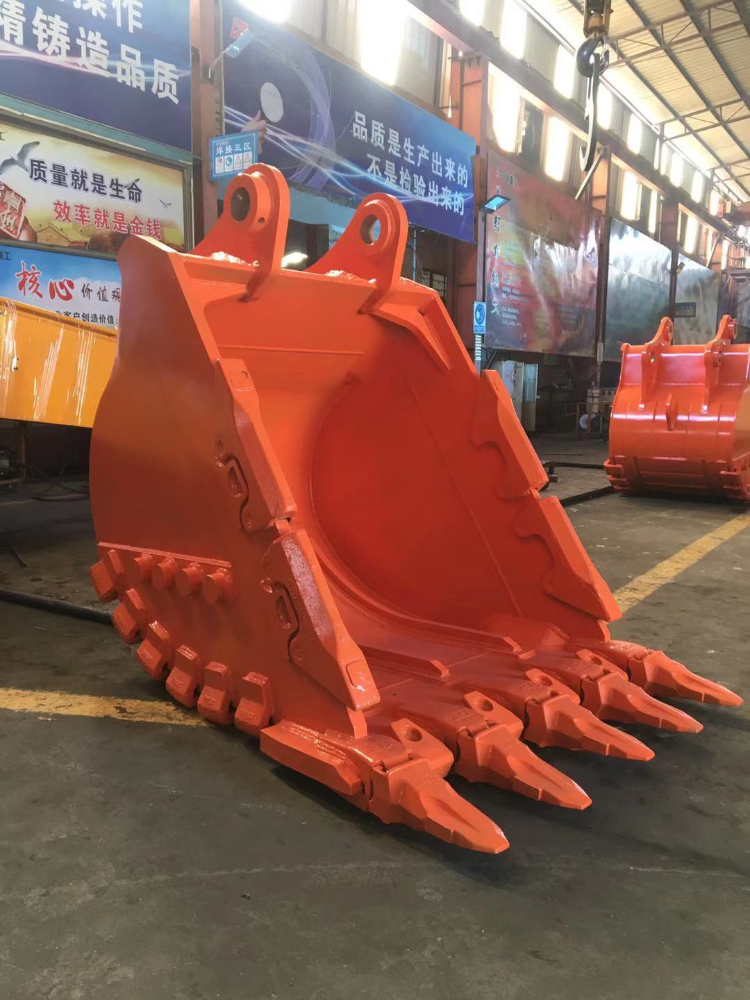 Huitong Excavator Rock Bucket with Reversible Tips, 16T Mining Bucket ...