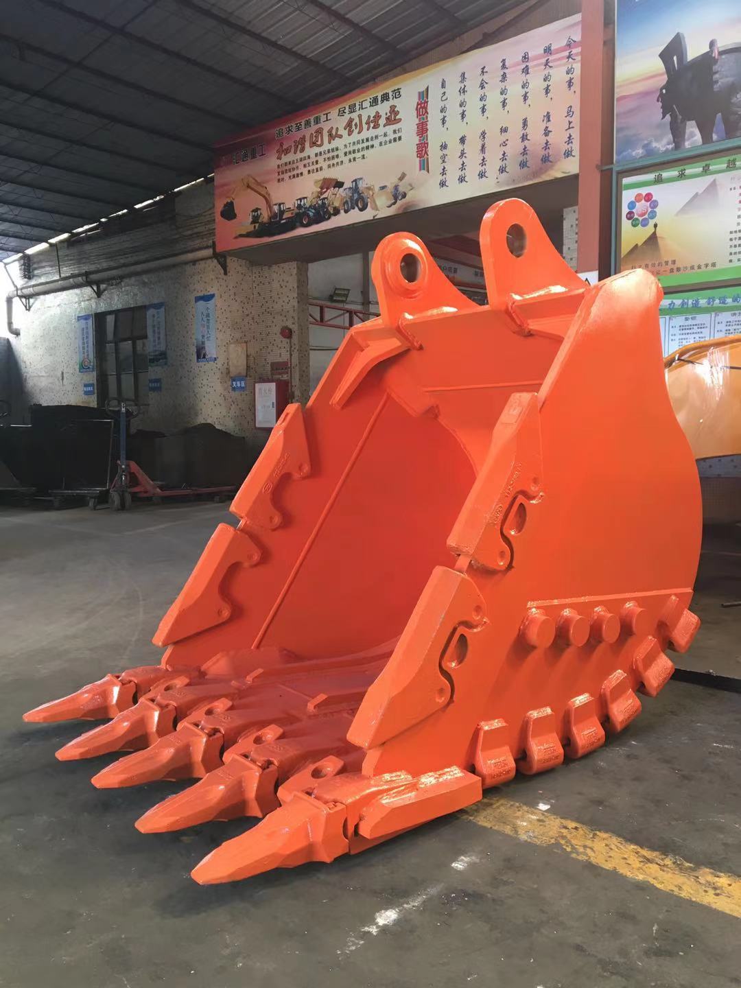 Huitong Excavator Rock Bucket with Reversible Tips, 16T Mining Bucket ...