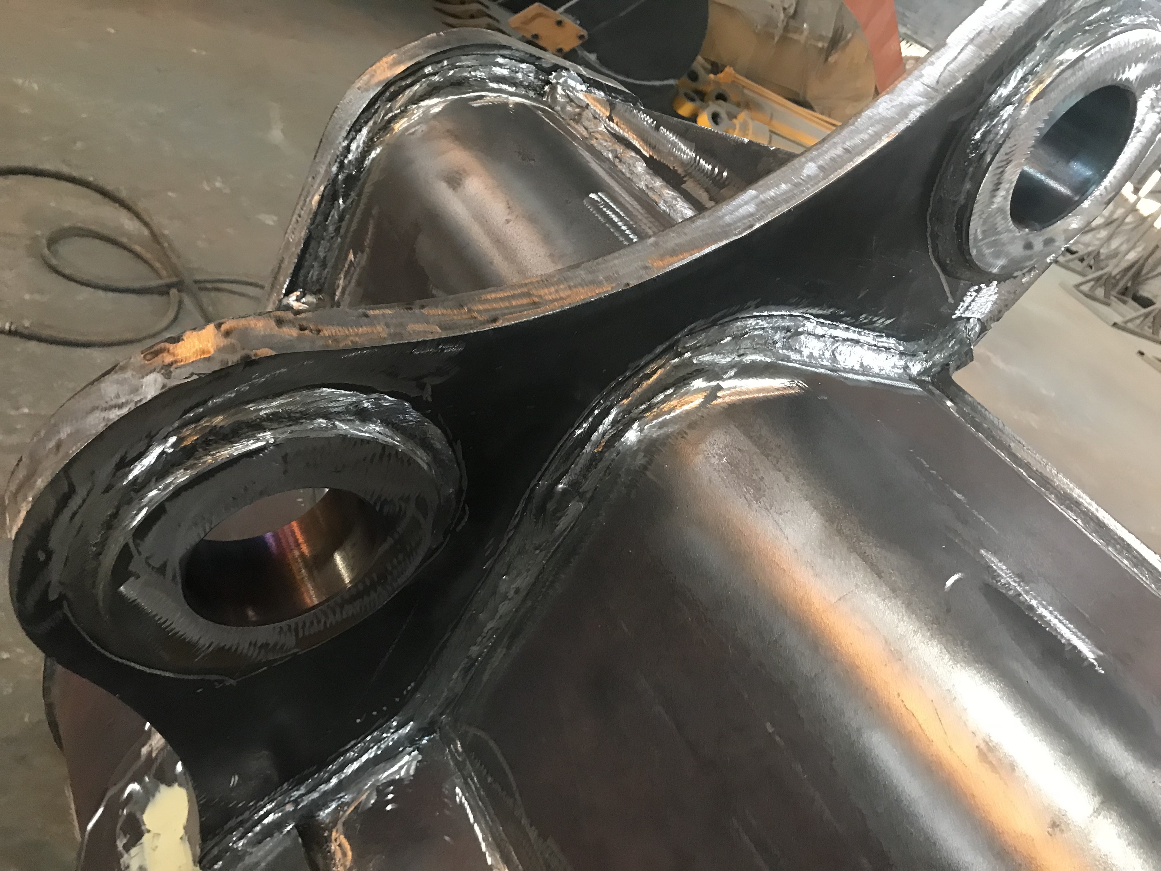7-70 Tons Excavator Claw Bucket High Reliability For Coal Mining / Hard ...