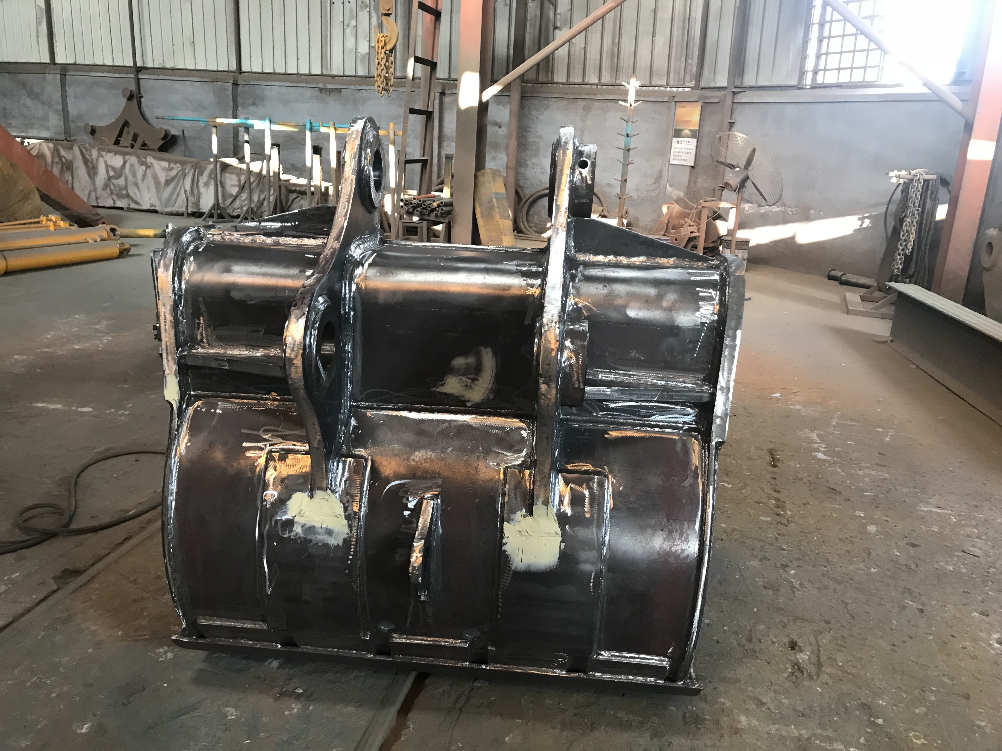 Heavy Industry Equipment Severe Duty Bucket HRC52 For PC / PC / EC ...